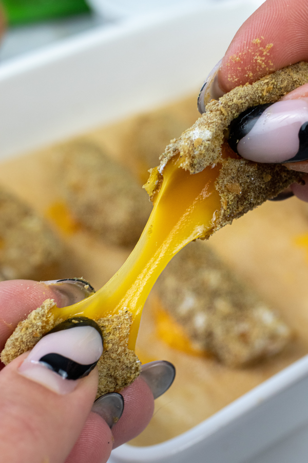 🧀🧀🧀 These Stretchy, Gooey, Vegan + Cheezy Sticks Taste Just Like the V ...